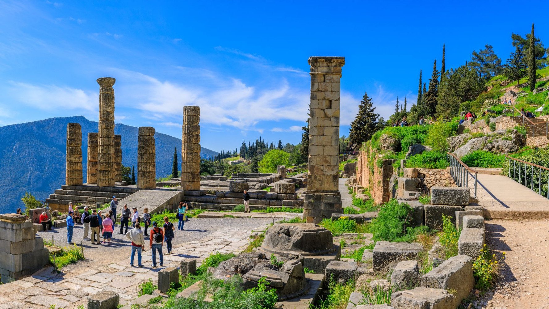 The two-and-a-half thousand-year-old mesmerizing site of Delphi ...